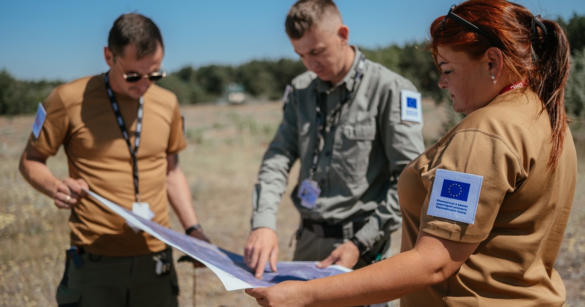 Ukraine: Surveying hidden dangers | Danish Refugee Council